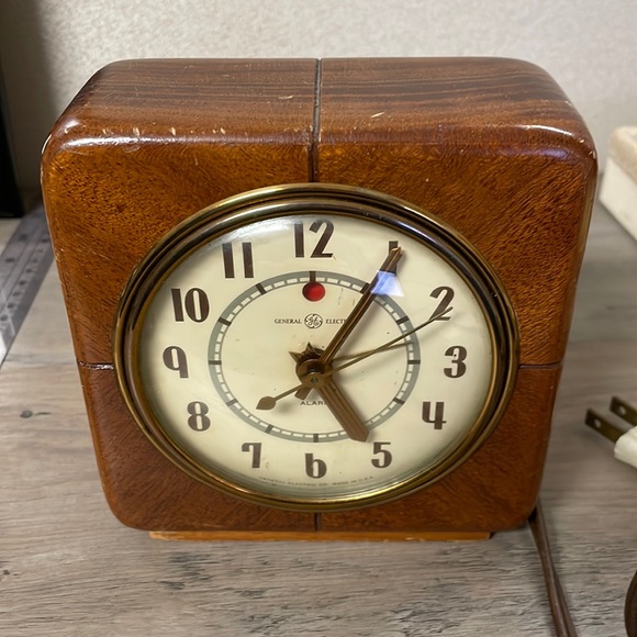 General Electric | Accents | Vintage Clock | Poshmark